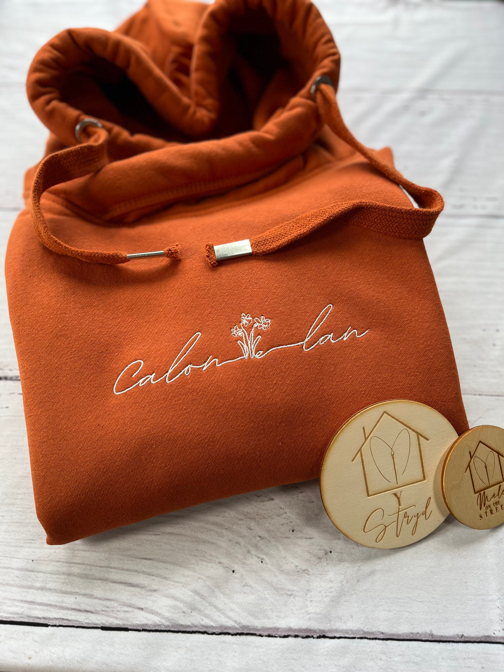 Calon Lan Hwdi – Y Stryd - Made On The Street
